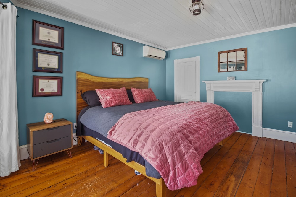 Pateys Port Inn | 3 Bd | Hot Tub | Driveway - Paradise