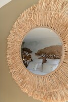 Quarto Premium | Cofre com capacidade para portátil, secretária 