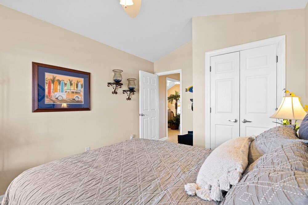 Dragonfly - 4028 E Beach Drive- Coastal Vacation Resorts - Bald Head Island, NC