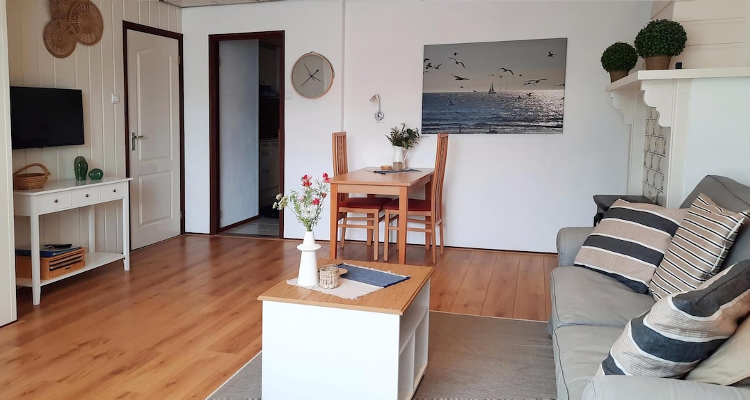1 Bedroom Accommodation In Egmond Aan Zee - Egmond aan Zee