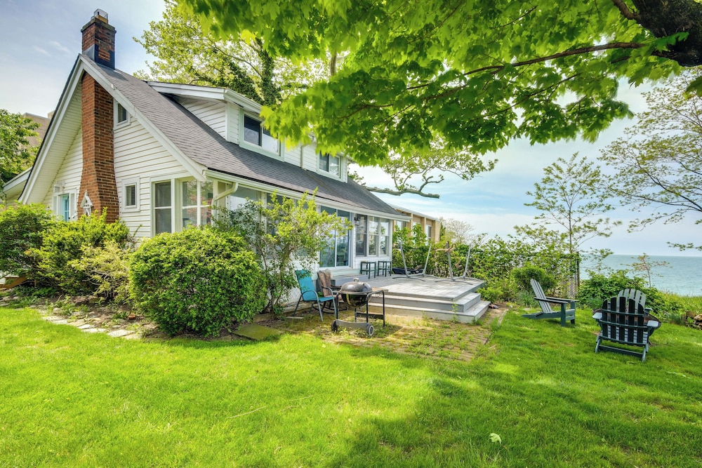 Coastal Lake Erie Cottage W/ Amazing Water Views! - Lake Erie, PA