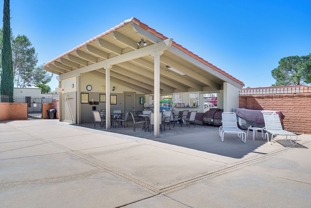 Charming Green Valley Townhome W/ Community Pool! - Green Valley, AZ