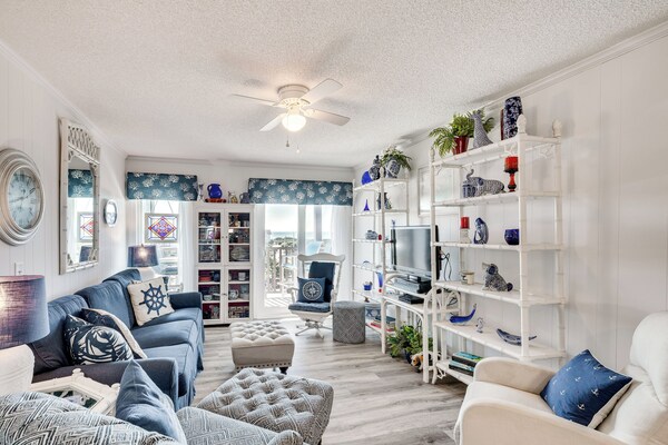 Atlantic Beach Condo W/ Balcony & Beach Access! - Beaufort, NC