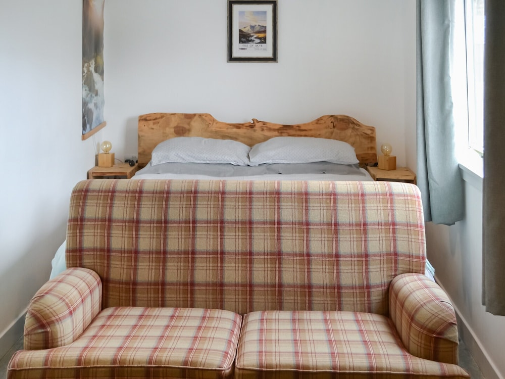 1 Bedroom Accommodation In Tain - Tain