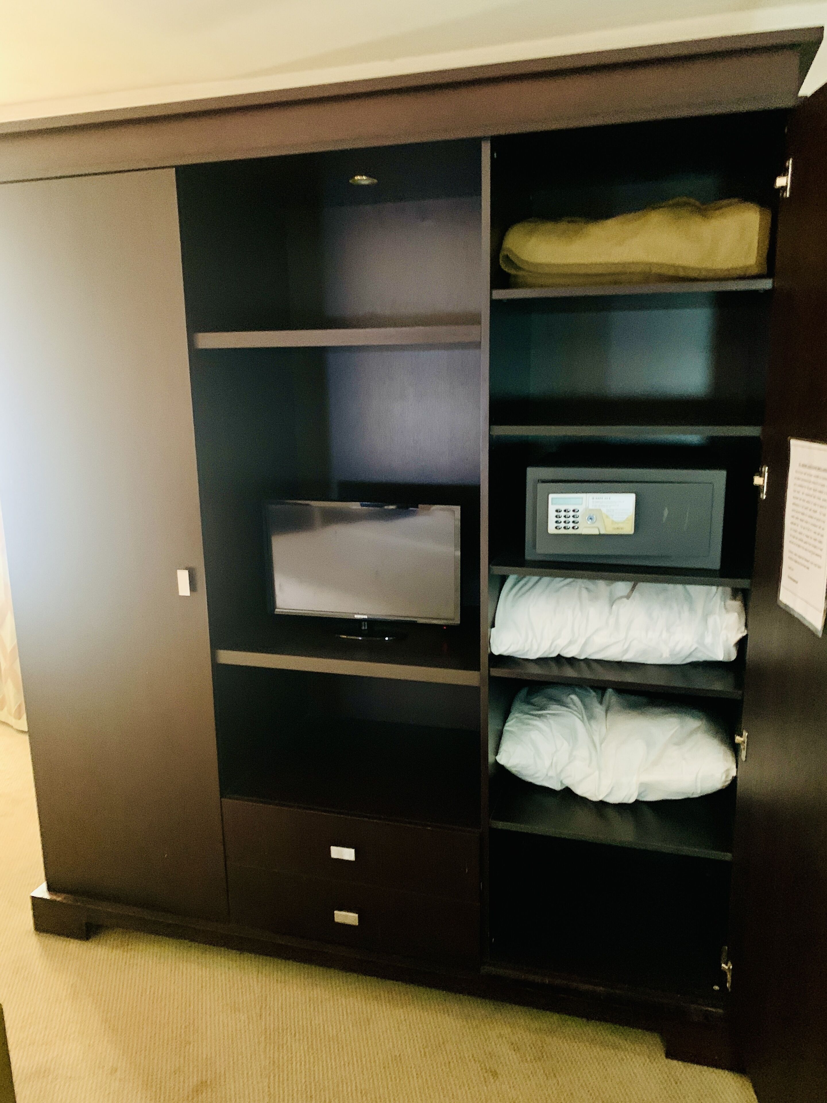 Suite Executiva | Guarda-roupa