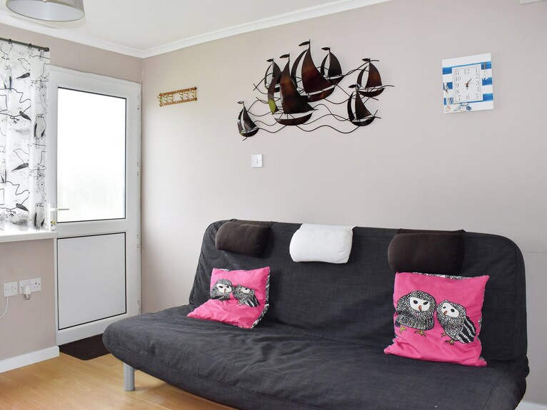 Experience Comfort And Convenience In A 2-bed Chalet Near Sandown Beach. - Sandown