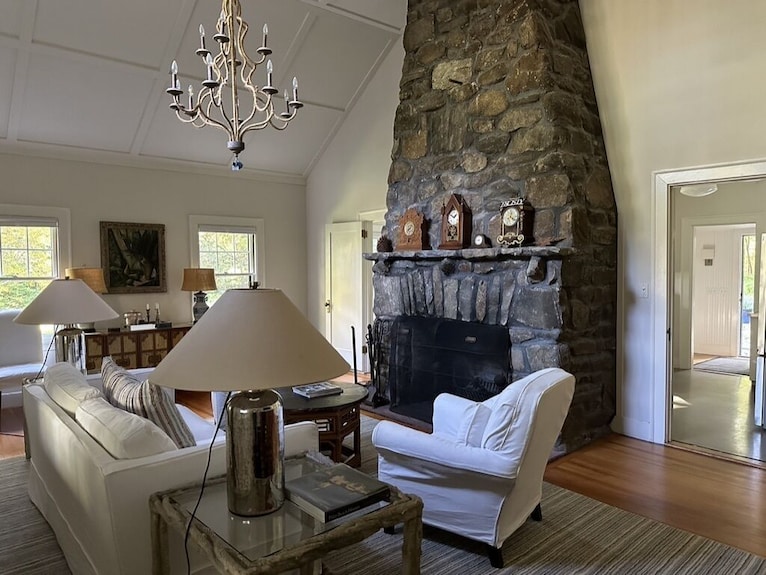 Lake Garfield Waterfront Home And Boathouse - The Berkshires, MA