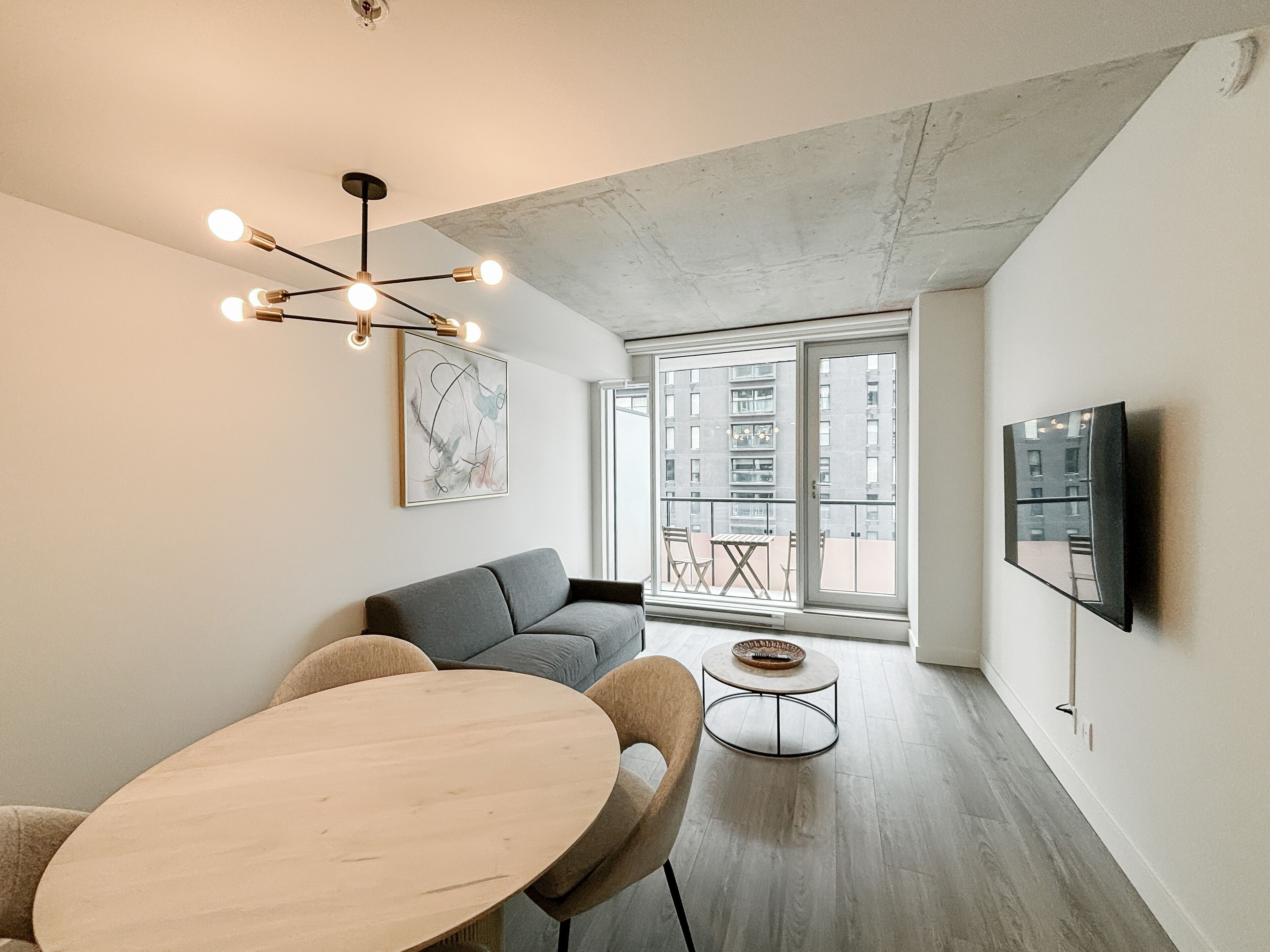 New Luxury Unit In Heart Of Mtl 914 | Metro Access - Montreal