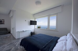 Suite Comfort | Roupa de alta qualidade, camas de colchão viscoelástico, minibar