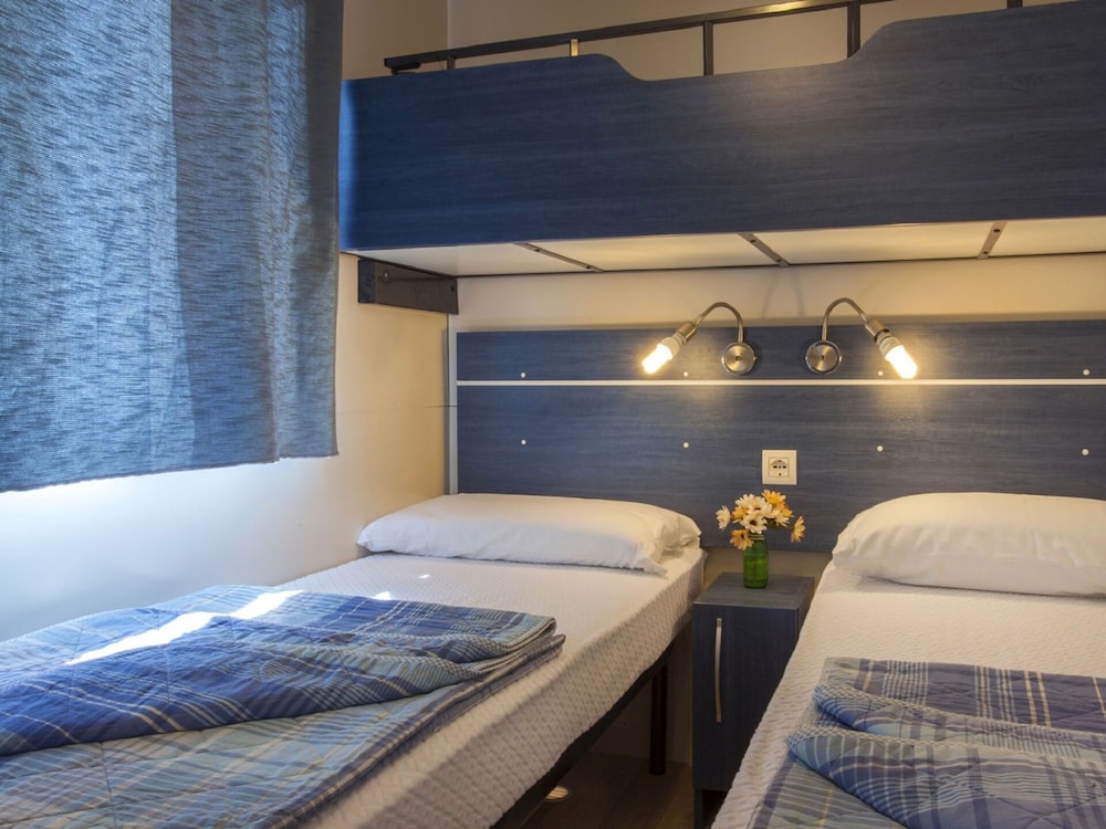 Appartement Dans Une Maison De Vacances Avec Climatisation, Piscine, Wifi, Tv, Terrasse, Parking - Palau