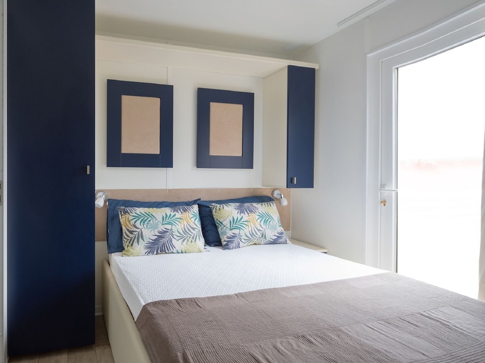 Lovely Apartment In Villa For 6 Guests With A/c, Pool, Wifi, Tv, Terrace And Parking - Lazise