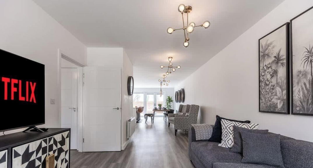 5-bed Home | Canal Views | Parking For 2+ Cars - ミルトン・ケインズ