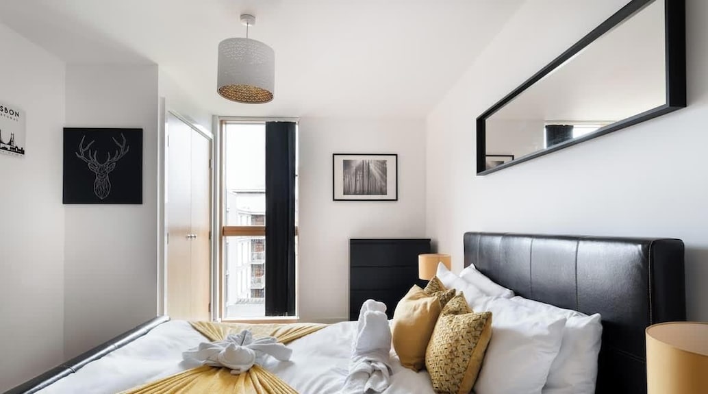 2bed, 2bath | Walk To Shops & Food | Free Parking - 밀턴 케인즈