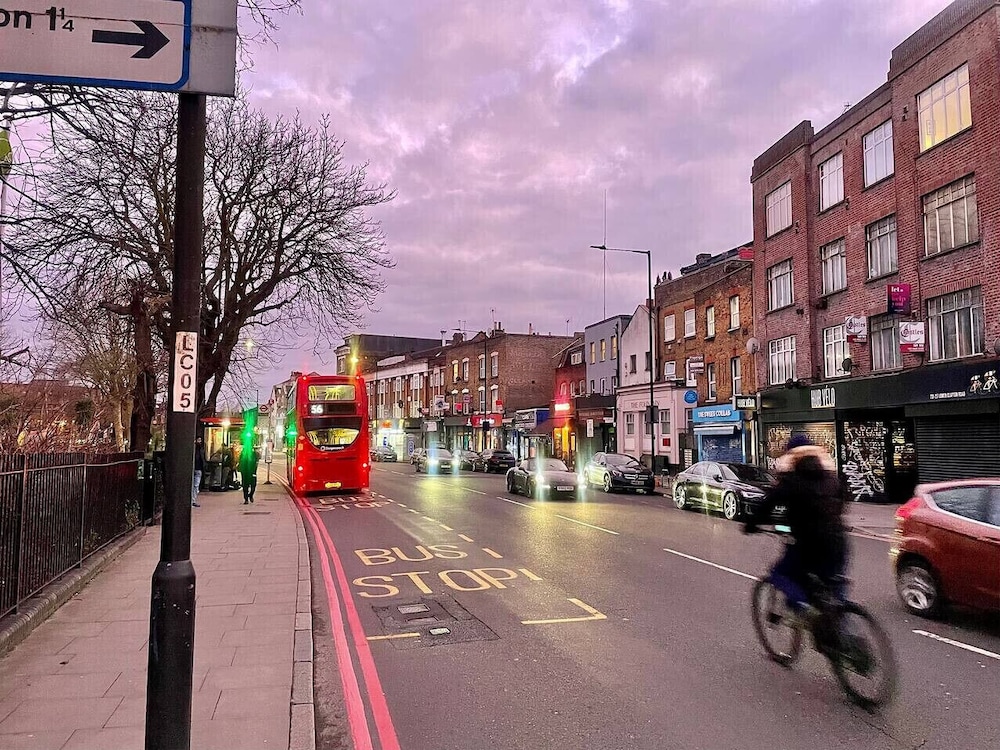 Hackney Suites - Double Room (L2) - Greenwich