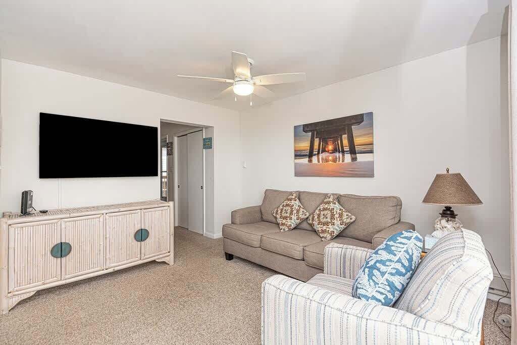 Condo By The Ocean W/private Balcony - Fenwick Island, DE