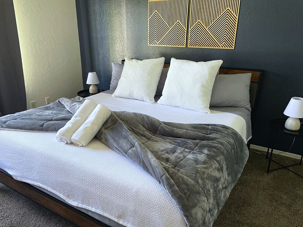 Family Oasis, Pvt Pool, Bar, Work Desk, Games, Near Dining, Fun & Salt ...