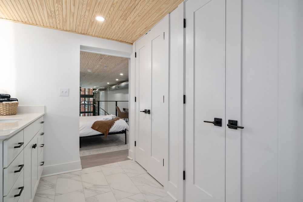 Stylish Dt Apartment Loft L Rooftop+parking+gym! Sleeps 4 - Birmingham