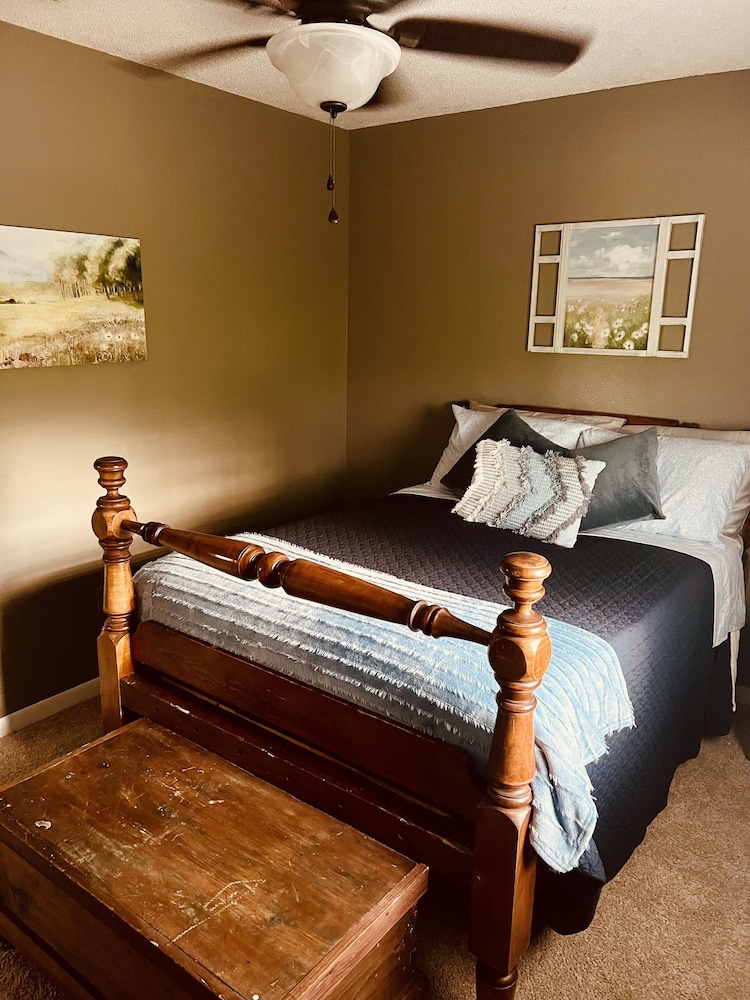 10 Minutes To Lake Fork Boat Ramp, Cozy 2 Bedroom 1 Bath With Boat Parking - 코모