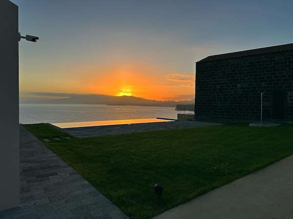 João De Oliveira - Casas De Campo - Azores