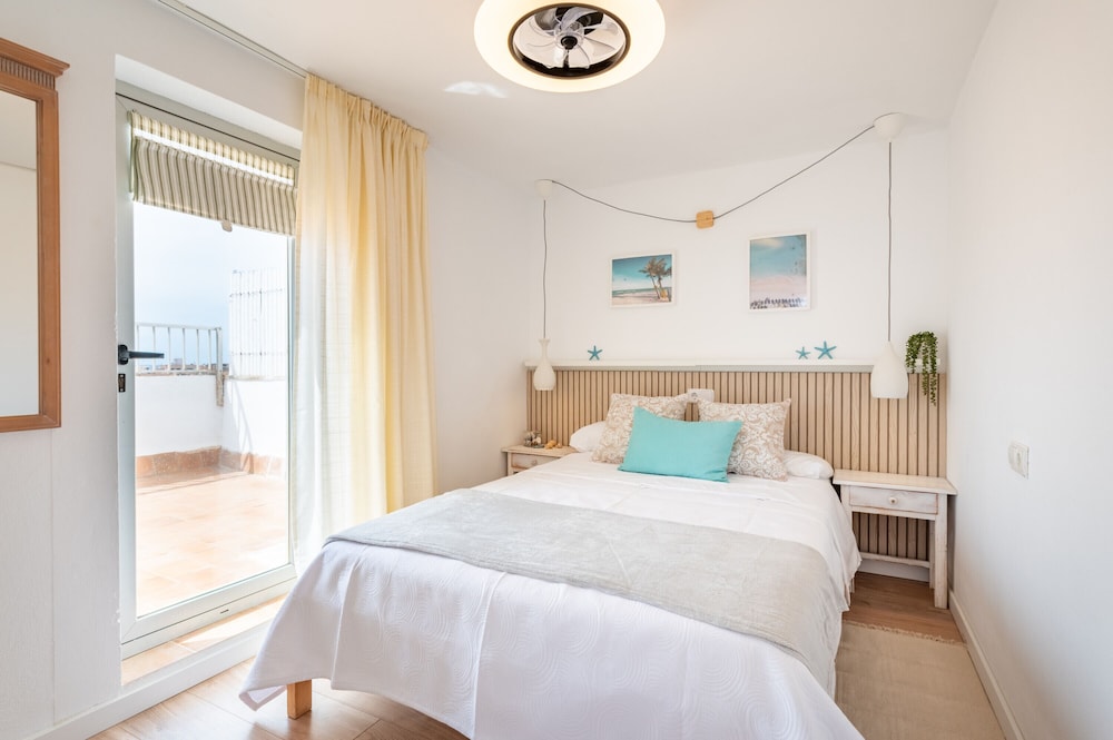 Apartamento 'Beachfront Penthouse' Con Vistas Al Mar, Wi-fi Y Aire Acondicionado - Sa Ràpita