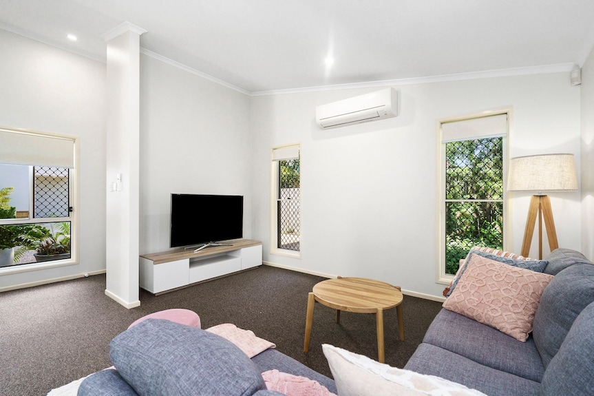 Family Retreat, Fenced Yard, Pet-friendly - Caloundra
