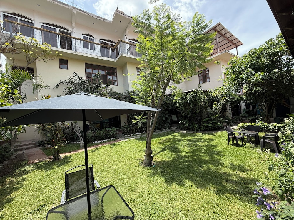 Hotel Panajachel Oasis - Sololá