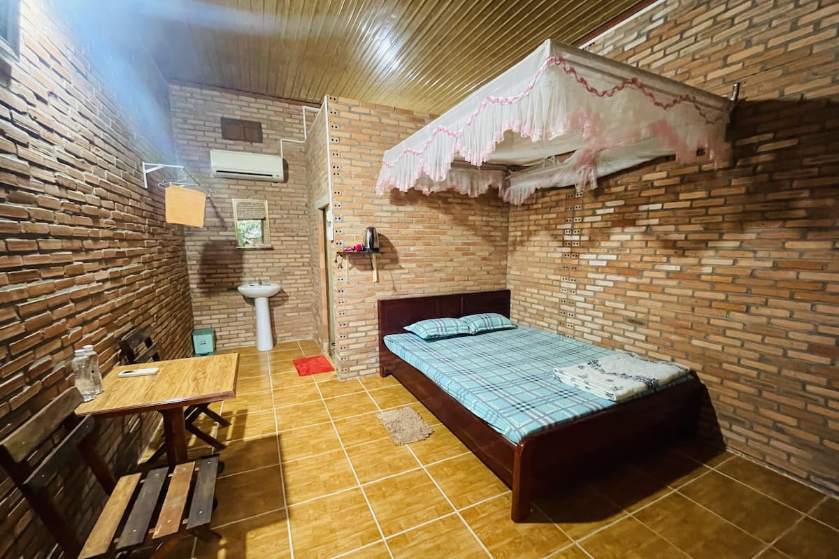 Quarto Duplo Tradicional | 1 quarto, roupa de alta qualidade, edredões de penas, cofre no quarto