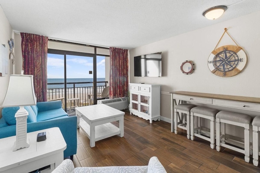 Oceanfront Bliss: 4th Flr W/breakfast - Myrtle Beach