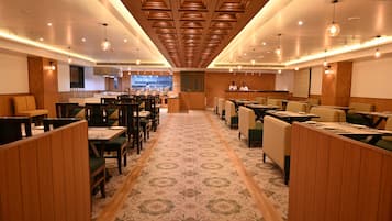 Café da manhã, almoço e jantar