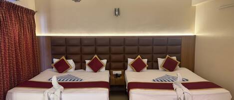 Quarto duplo família | 1 quarto, quartos à prova de som, Wi-Fi de cortesia, roupa de cama