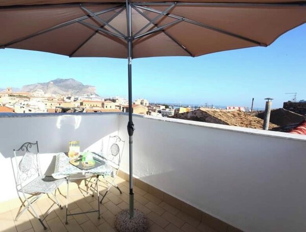 Terrace In The Historic Center In Palermo Rosa - Palerme