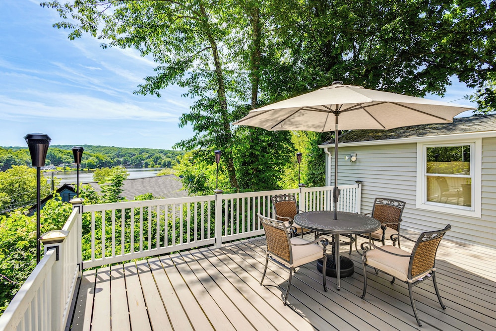 Modern Terryville Cottage W/ Deck & Lake View! - Bristol, CT