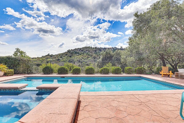 Escondido Home: Private Pool, 2 Grills & Fire Pit! - Escondido, CA