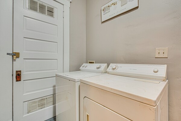 Charming Decatur Oakhurst Bungalow W/ Patio! - Decatur, GA