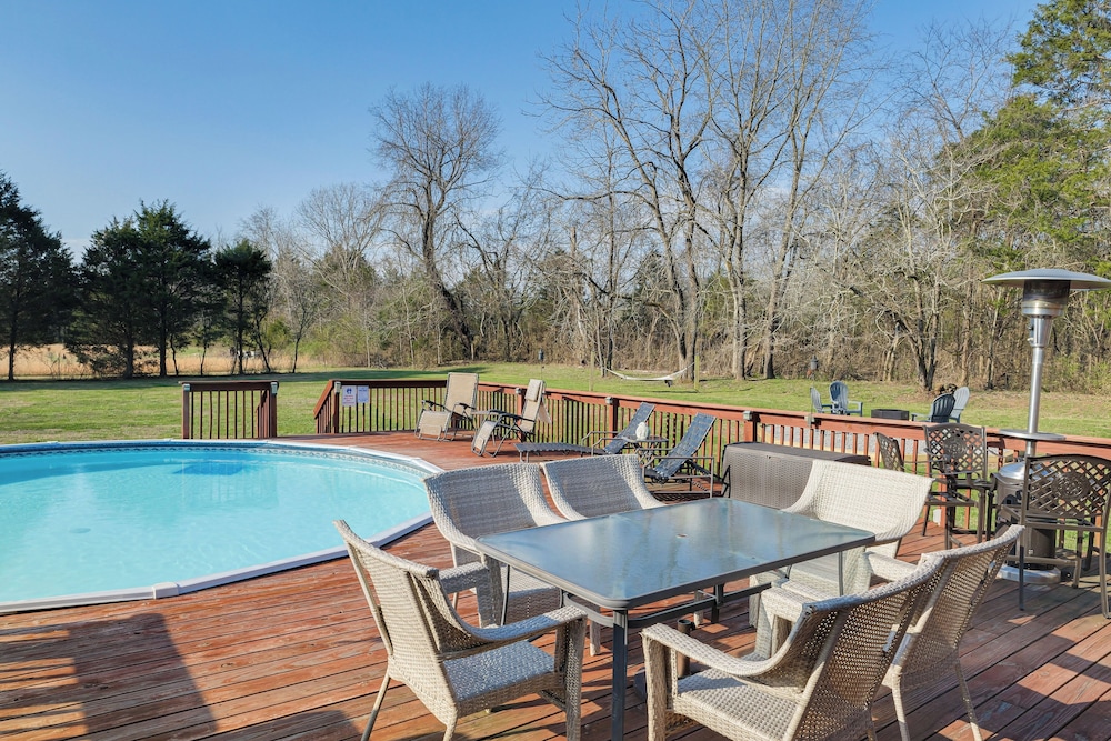 Spacious Lebanon Home W/ Pool: 6 Mi To Downtown! - Lebanon, TN