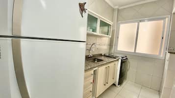 Apartamento clássico | Cozinha privada | Geladeira, micro-ondas, fogão, liquidificador