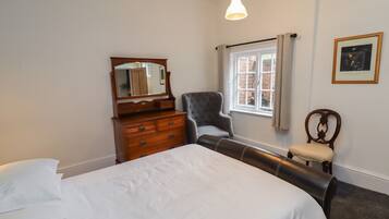 1 quarto, com decoração personalizada, com mobília individualizada