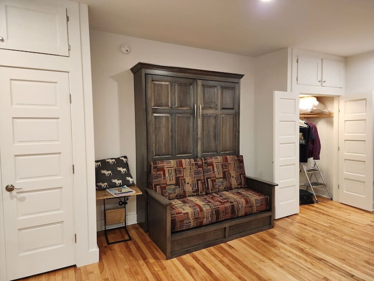 *Downtown Middlebury Waterfall Studio Apartment* - Middlebury, VT