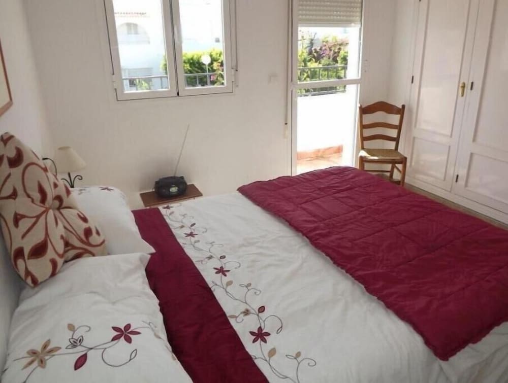 A Beautiful 2-bedroom South-facing Townhouse Five-minutes Walk From The Beach - Mojácar