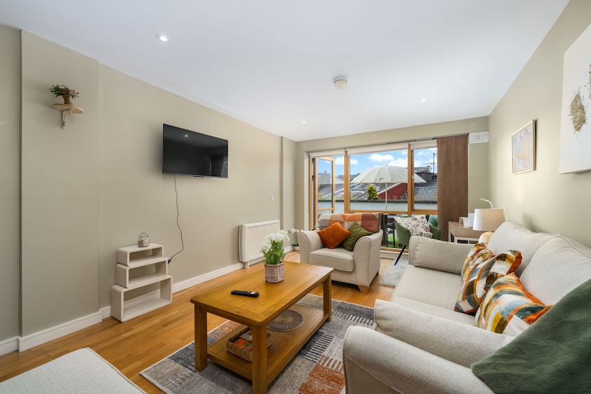 Apartment 453 - Clifden - Sleeps 4 Guests In 2 Bedrooms - Clifden