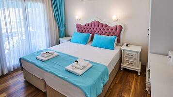 Quarto standard | Roupas de cama premium, frigobar, escrivaninha