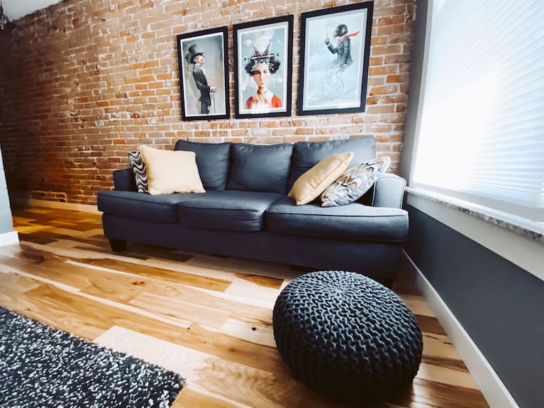 "Blue Ox" Charming 2 Bedroom Triplex - S Broadway - Denver, CO