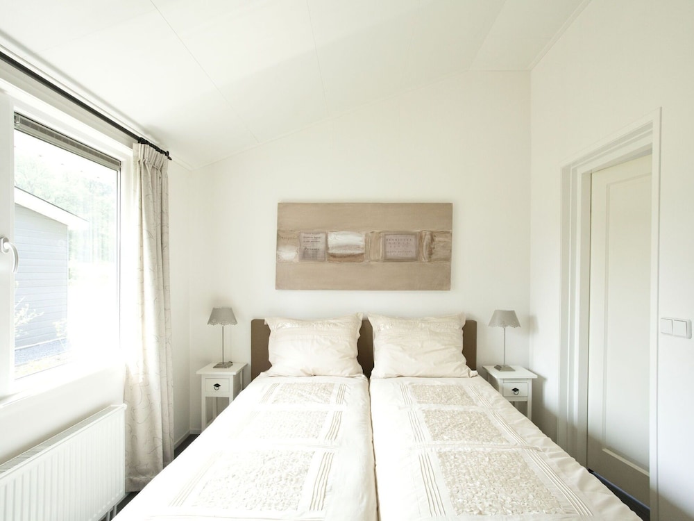 Gemütliche Wohnung In Einem Ferienhaus Für 4 Personen Mit Pool, W-lan, Tv Und Terrasse - Nettetal