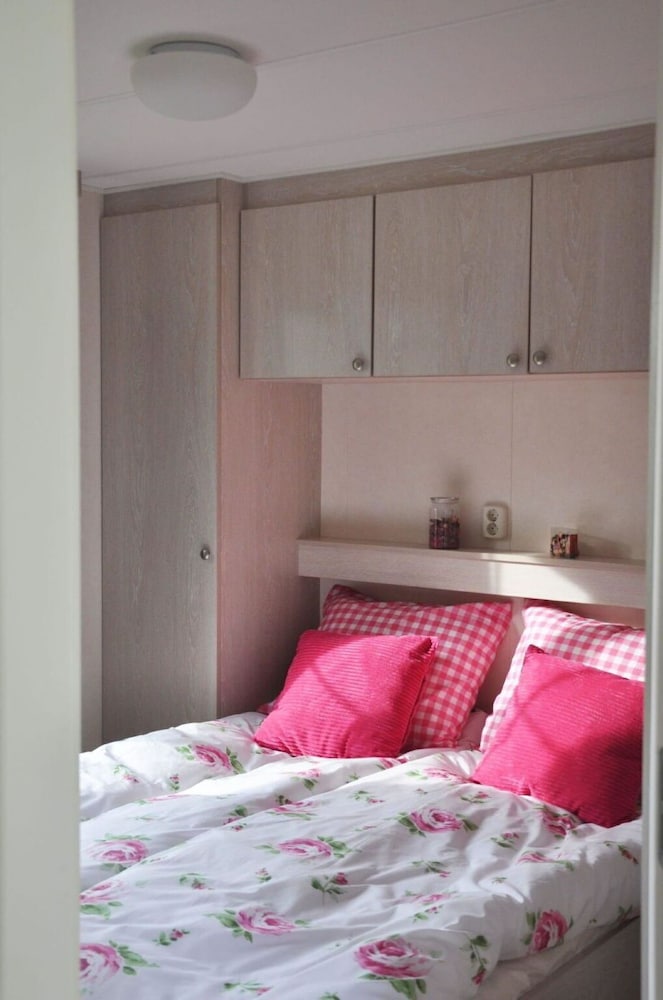 Wonderful Private Villa For 4 People With Pool, Wifi, Tv, Terrace And Parking - Meppel