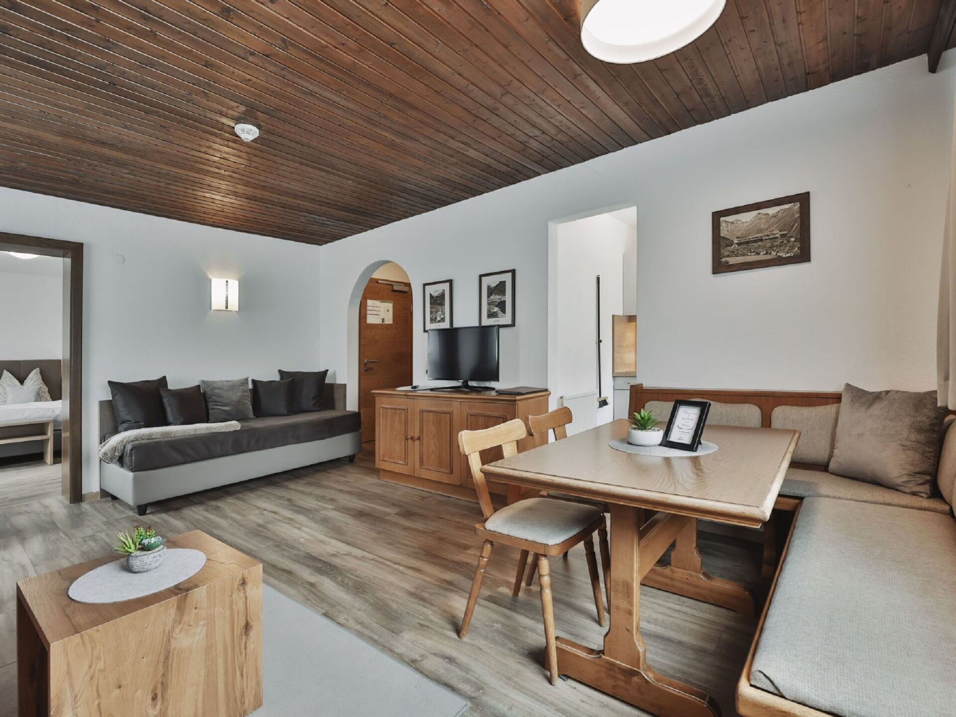 Beautiful Apartment For 5 People With Wifi, Tv, Terrace And Pets Allowed - Ischgl