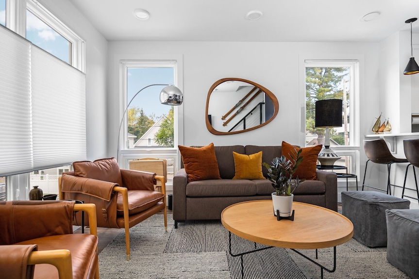 Heart Of Downtown ⭐️ Walk To Beach ⭐️ Private Rooftop ⭐️ Corner Unit ⭐️ Views - Traverse City, MI