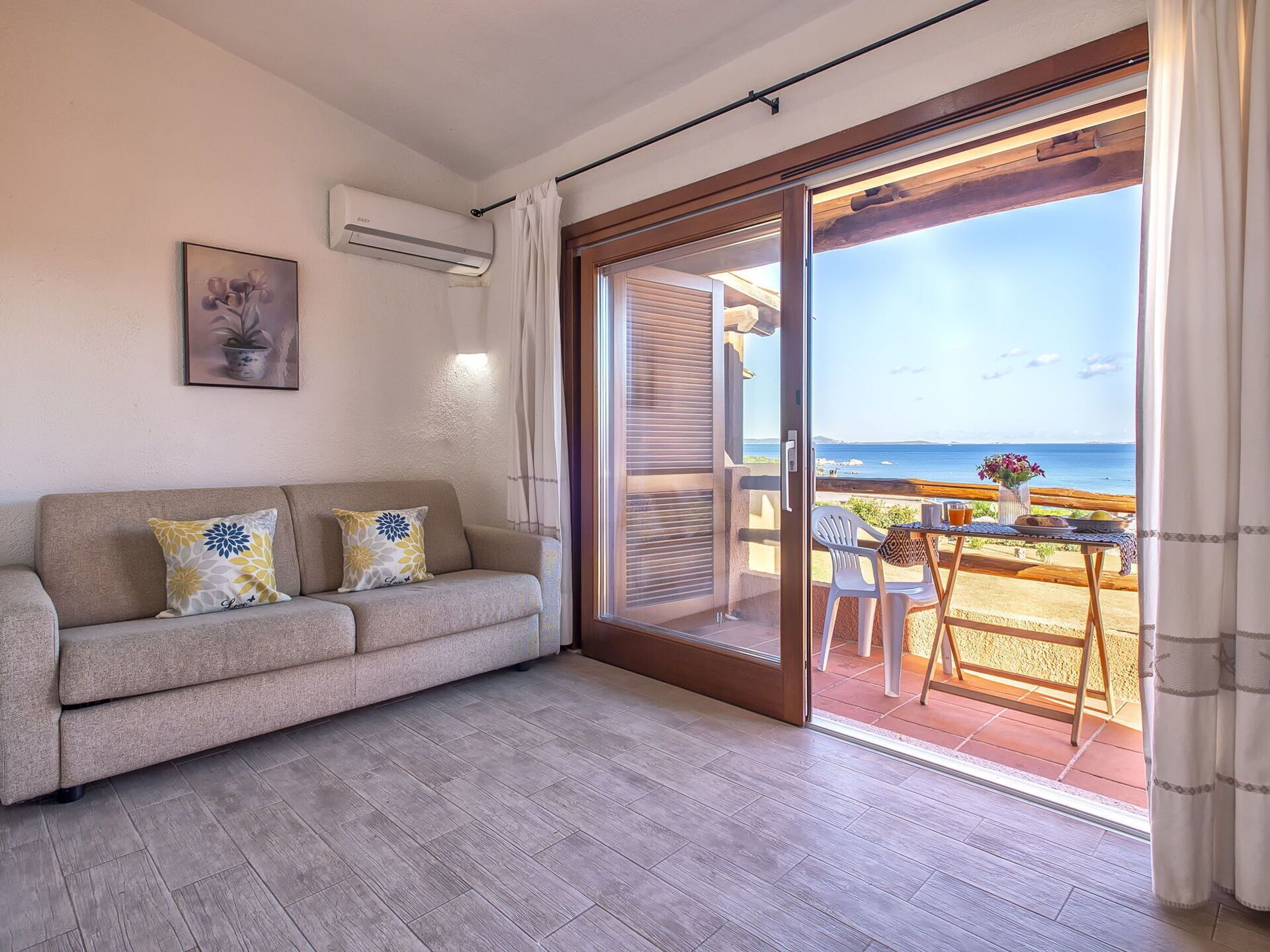 Beautiful Apartment For 4 People With Pool, A/c, Wifi, Tv, Balcony And Pets Allowed - Golfo Aranci