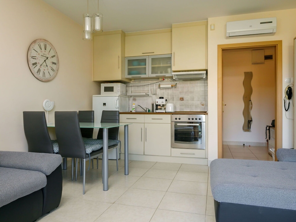Herrliche Wohnung Für 4 Personen Mit Klimaanlage, W-lan, Tv, Innenhof Und Parkplatz - Balatonlelle