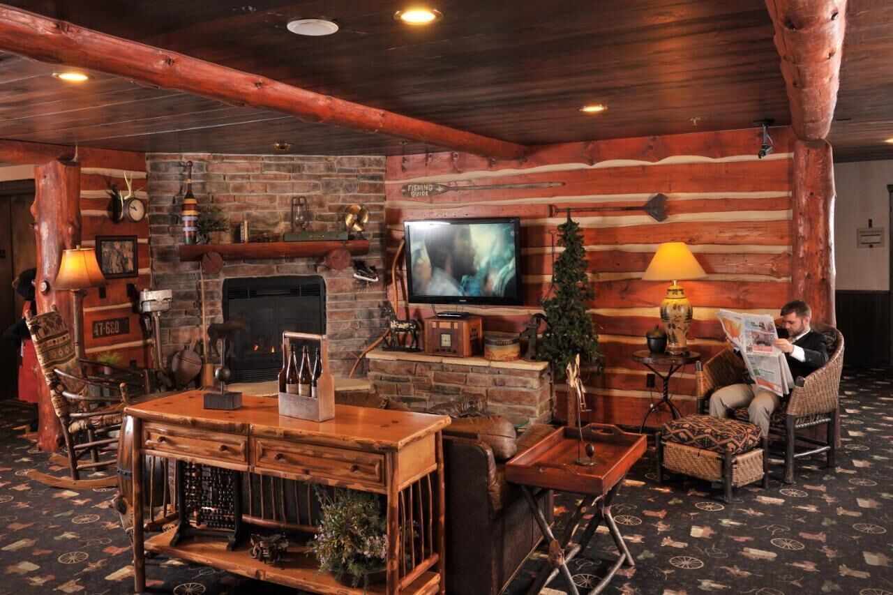 Historical Stays With Modern Amenities & River Trail Access - Saint Joseph, MO