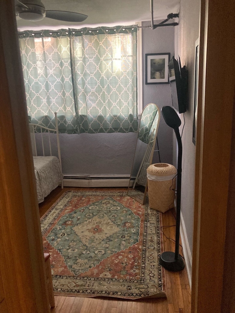 Cozy Condo In The Heart Of Minneapolis. Historical Brownstone And Charming Area. - Maple Grove, MN